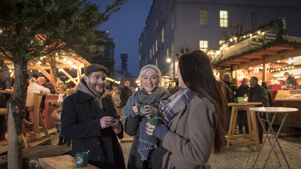 Nostalgiefahrten & Sonderfahrten zum Liebstattsonntag auf der Traunseetram